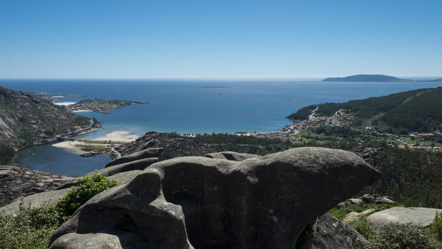 Ruta por el legendario Monte Pindo de Galicia - TrotandoMundos