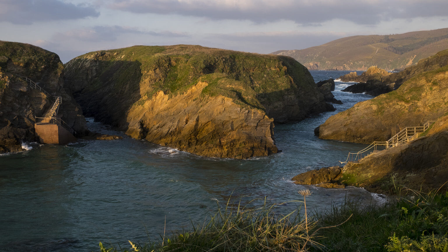 15 playas salvajes en Ferrol: la costa desconocida de Galicia ...