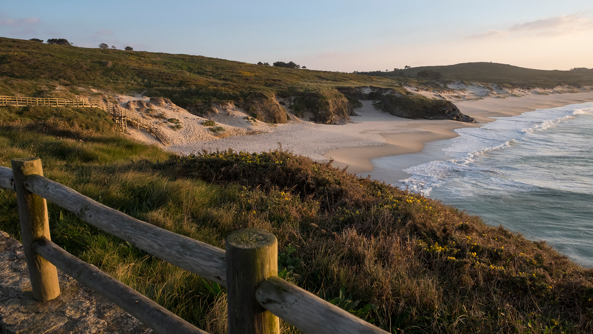 15 playas salvajes en Ferrol: la costa desconocida de Galicia ...