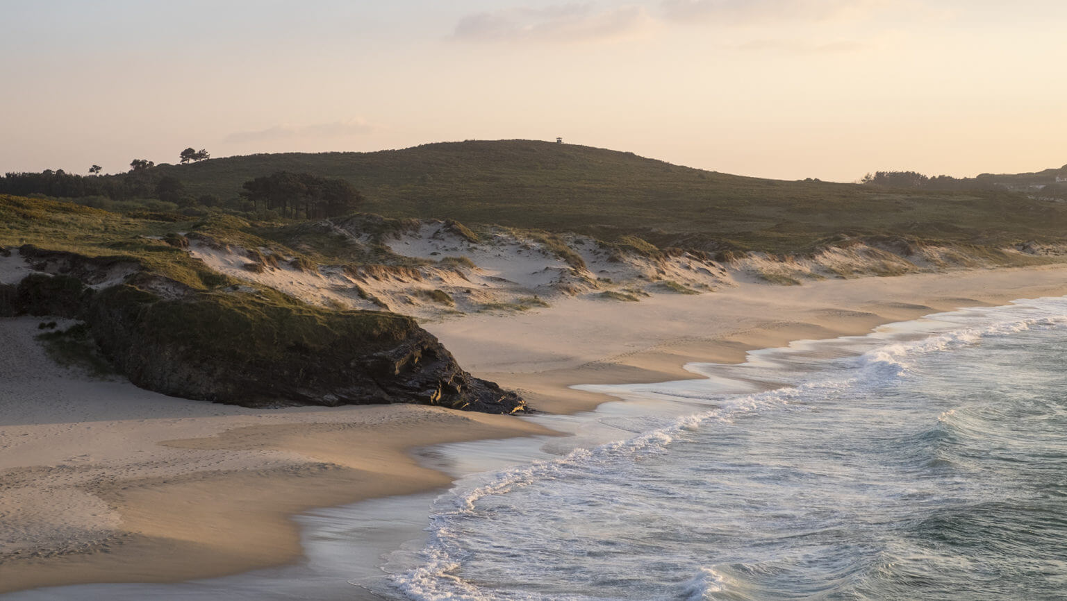 15 playas salvajes en Ferrol: la costa desconocida de Galicia ...