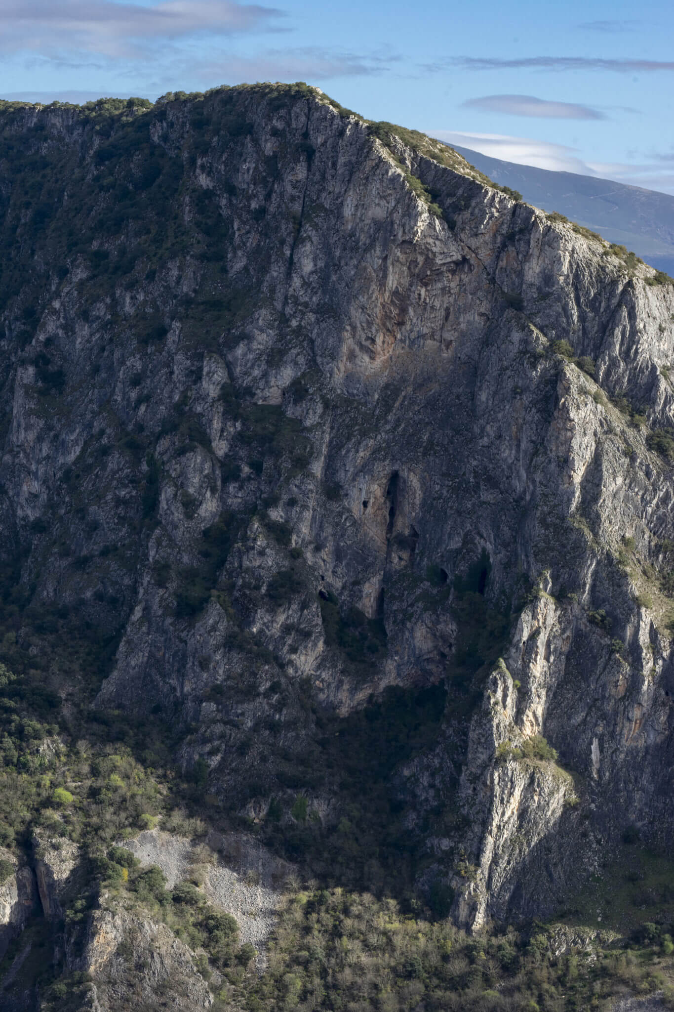 Comarca de Valdeorras: viñedos entre montañas, joyas romanas, parques ...