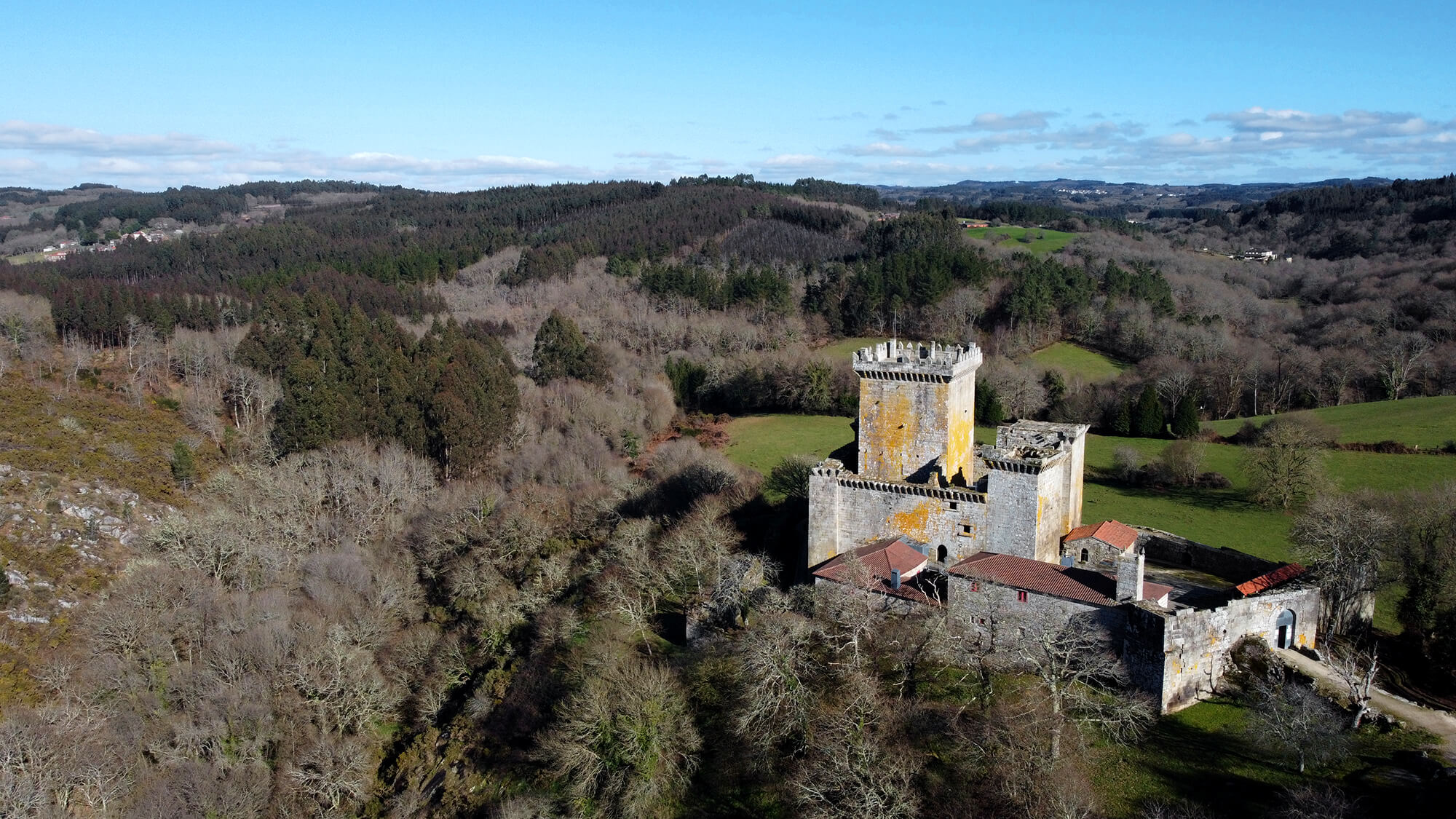 15 castillos increíbles en Galicia: viaje al pasado - TrotandoMundos