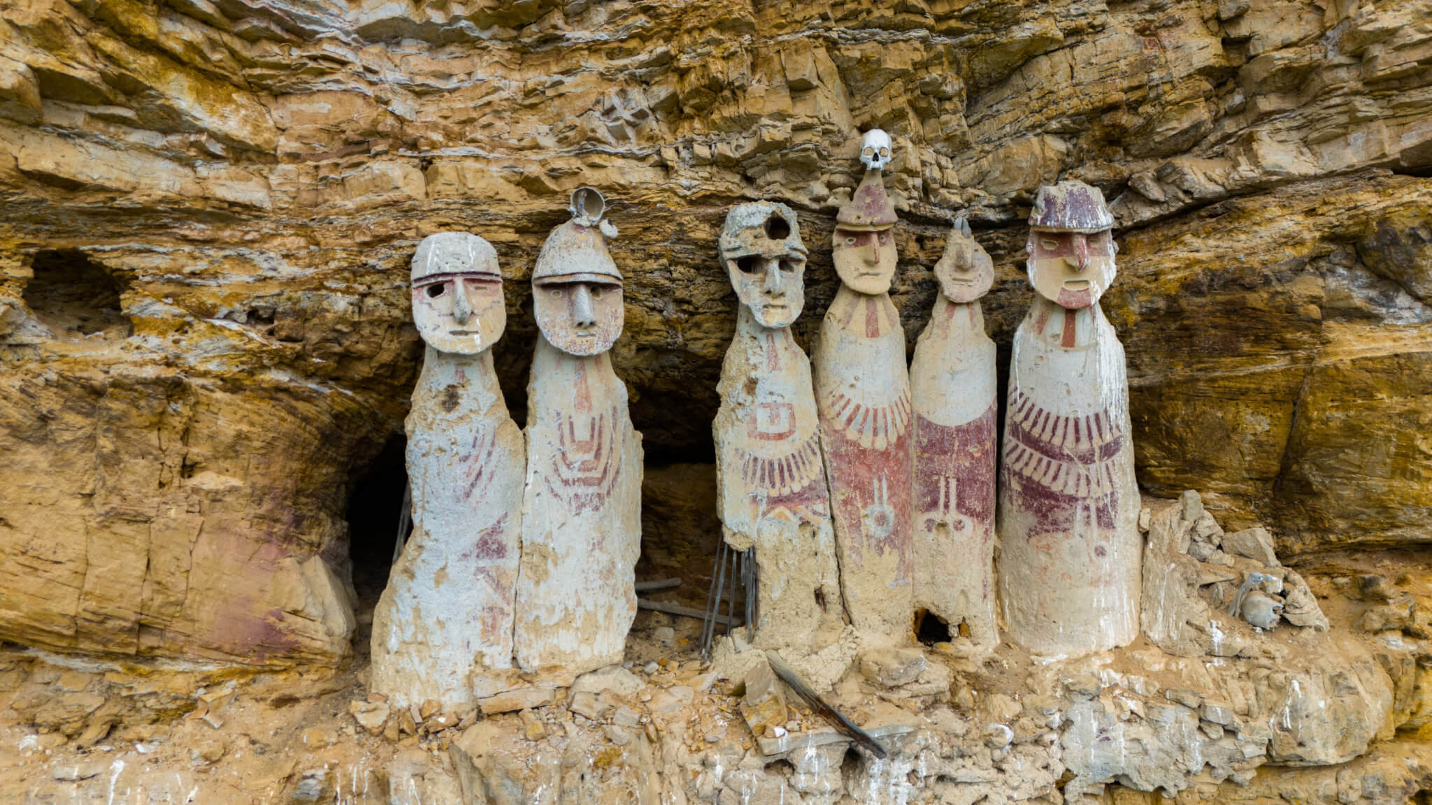Sarcófagos de Karajía: un tesoro funerario de Chachapoyas - TrotandoMundos