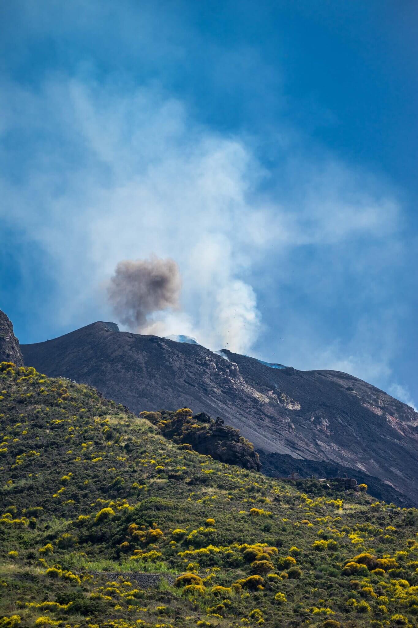 Qué ver en Stromboli: una isla preciosa y volcánica en Italia ...